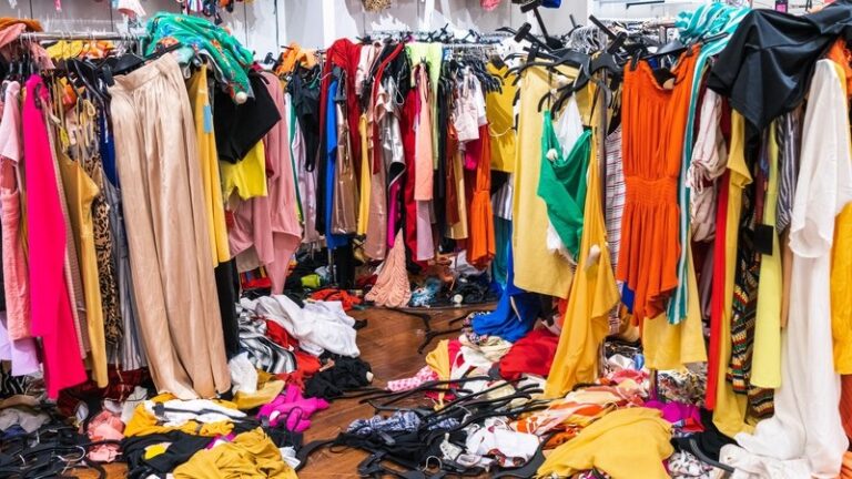 Reduce the environmental impact of clothes and textiles - My Waste
